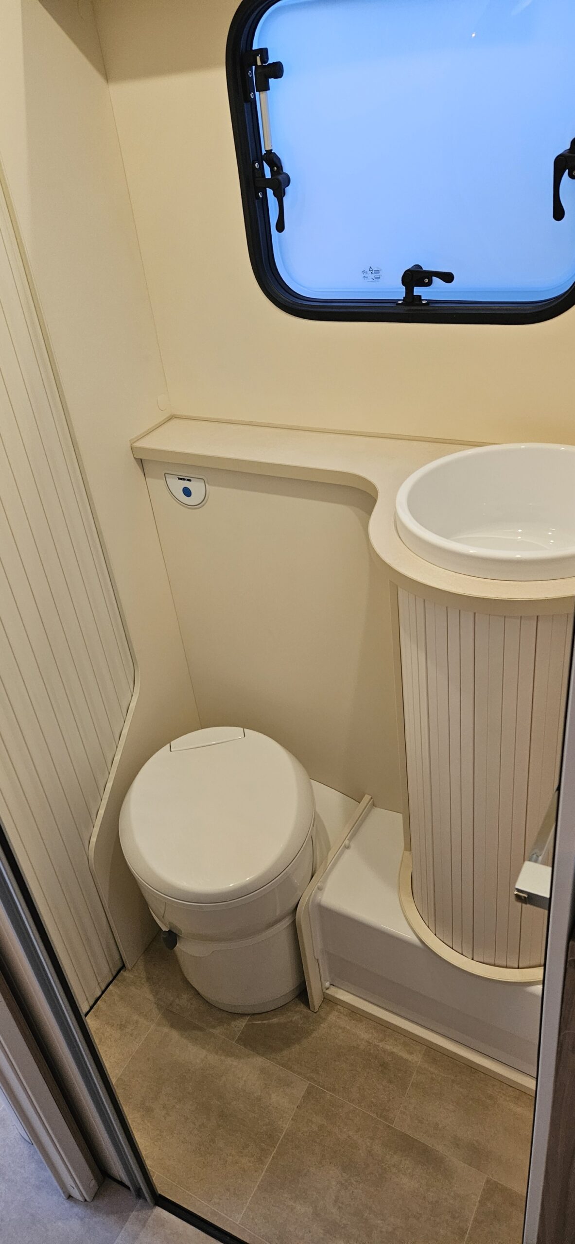 Rimor Evo 95+, 4 Berth Automatic Motorhome – Rentacampa